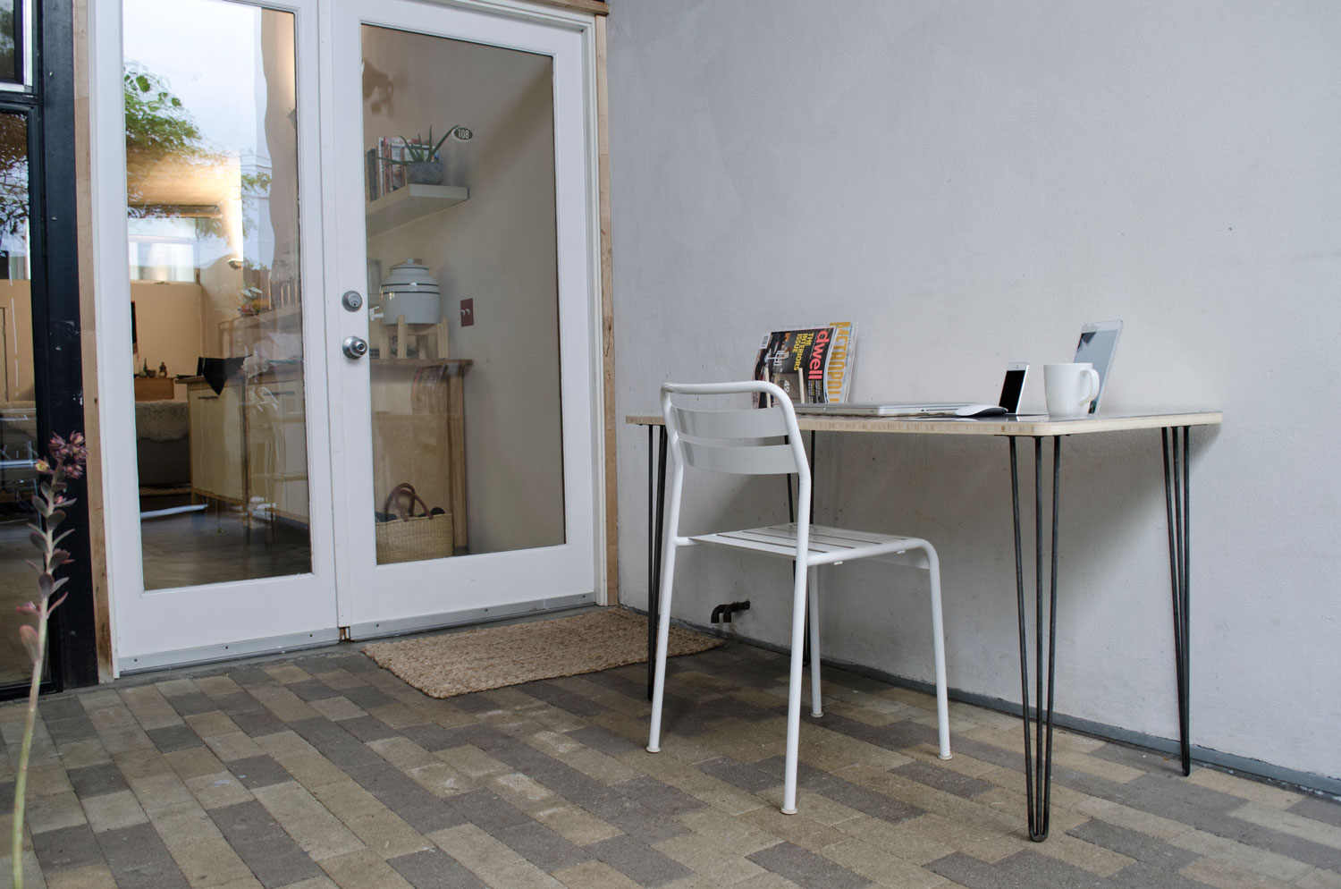 PCとスマホとタブレットが整理整頓できるPCデスク「SlatePro」 - nanomal